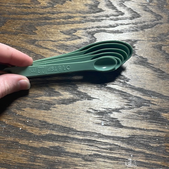 Kitchen | Vintage Green Measuring Spoons | Poshmark